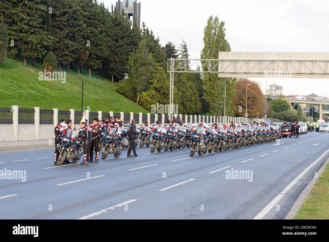 Police officer on motor bike hi-res stock photography and images - Alamy