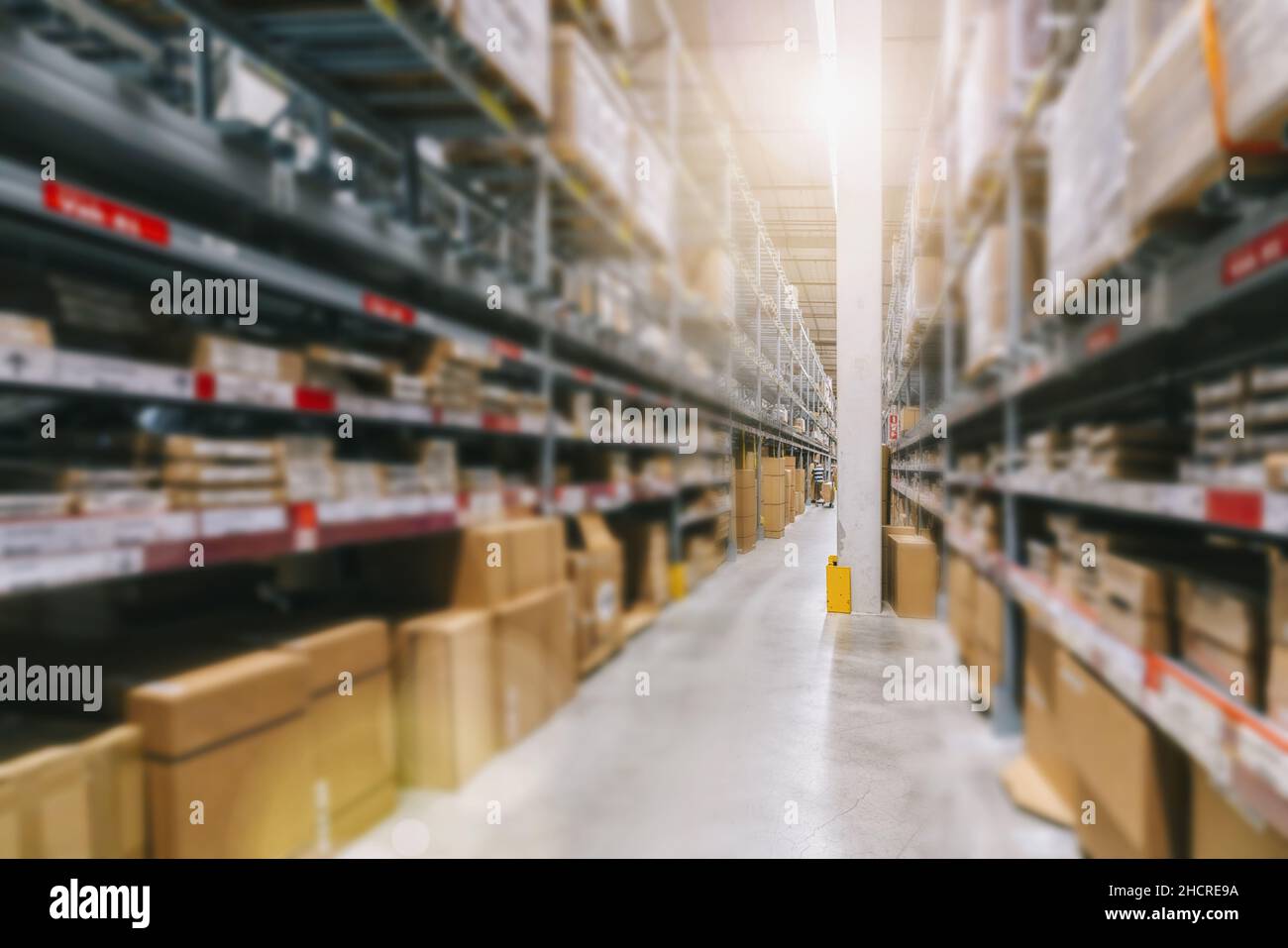 Amazon warehouse interior hi-res stock photography and images - Alamy