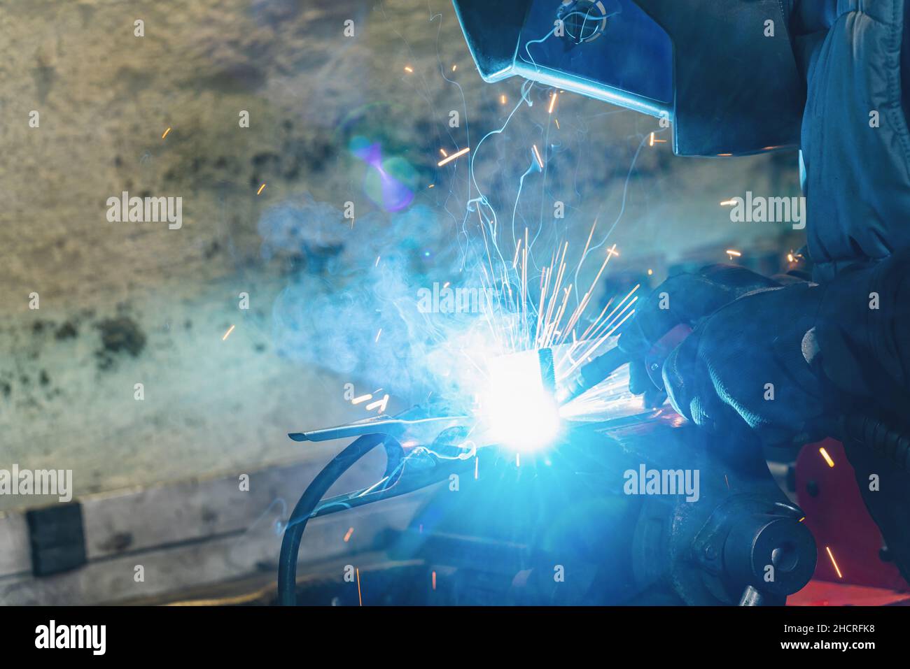 Arc welding car hi-res stock photography and images - Alamy