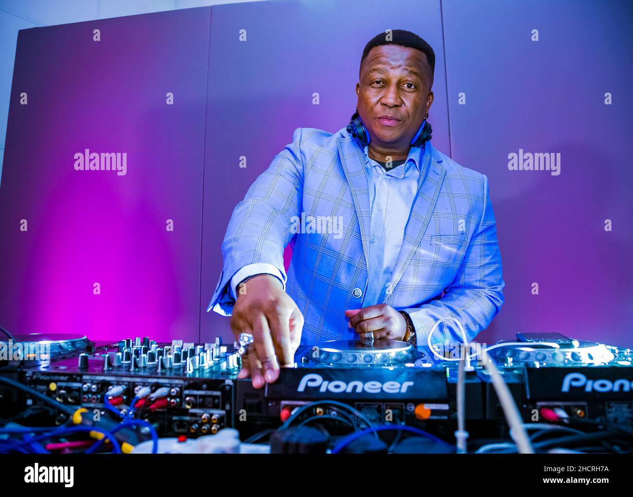 Dj fresh africa hi-res stock photography and images - Alamy