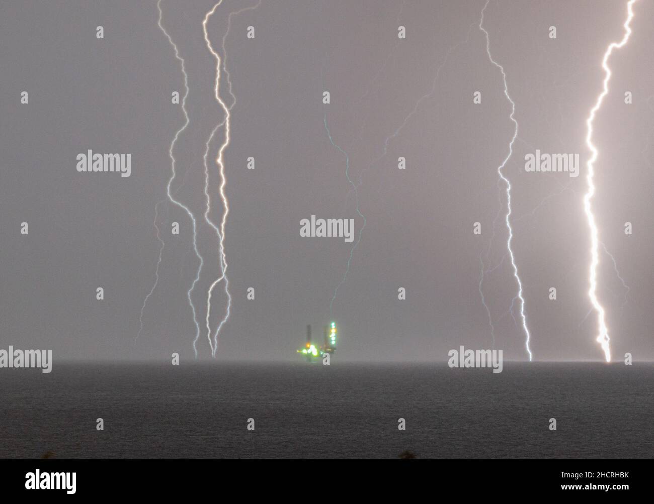 Heavy lightning hi-res stock photography and images - Alamy