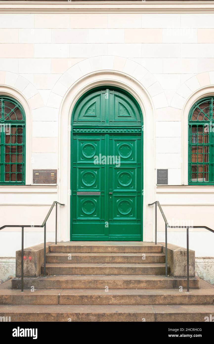 Green arch hi-res stock photography and images - Alamy