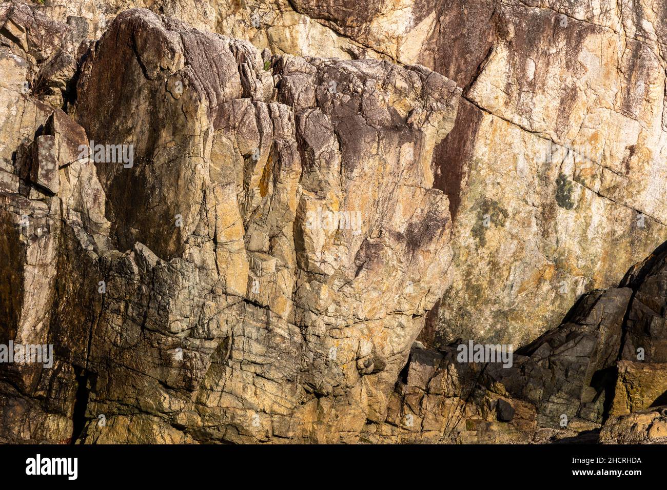Weathered rock textured background. Slate beige grey Stock Photo - Alamy