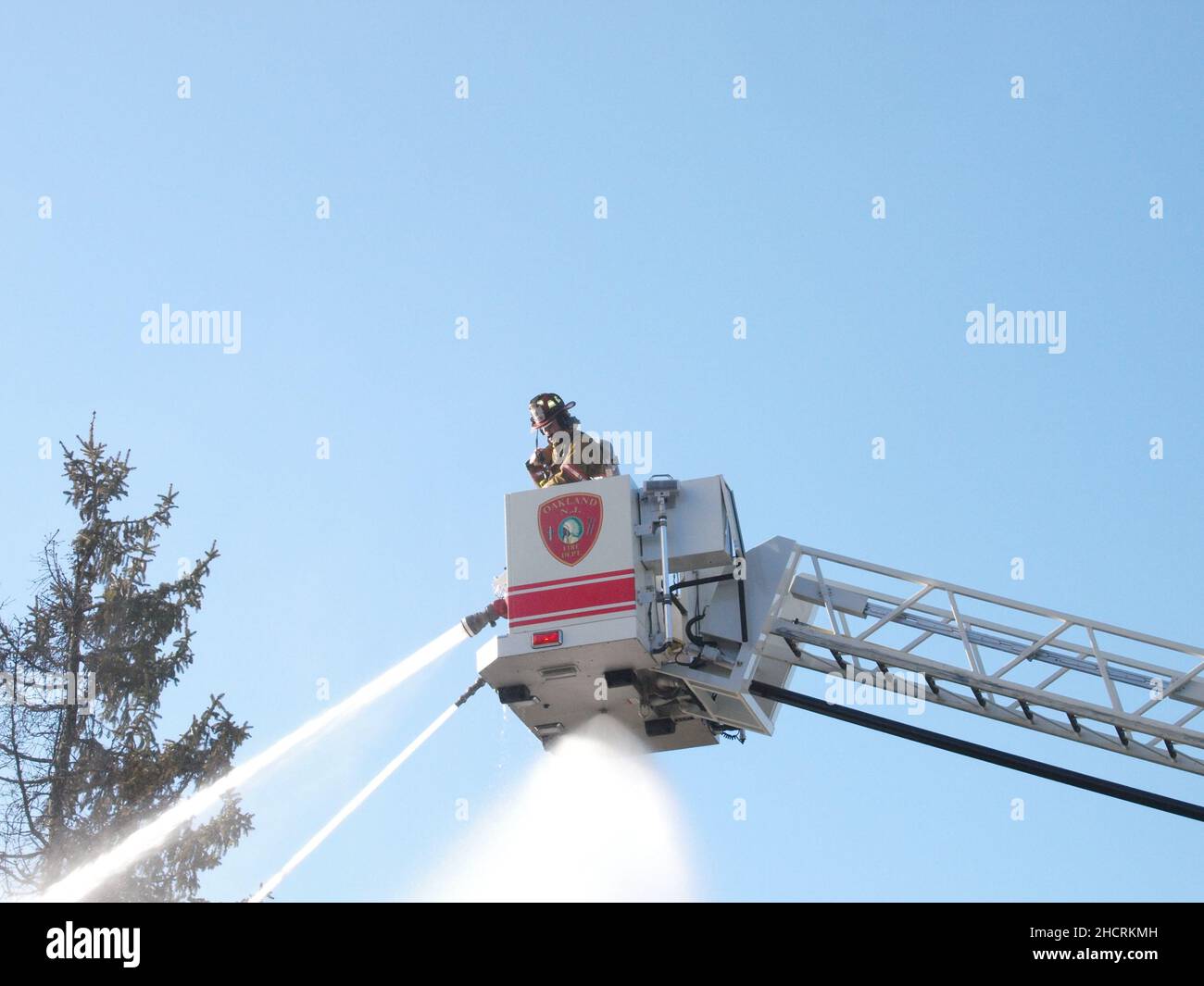 Worker standing ladder tank hi-res stock photography and images - Alamy