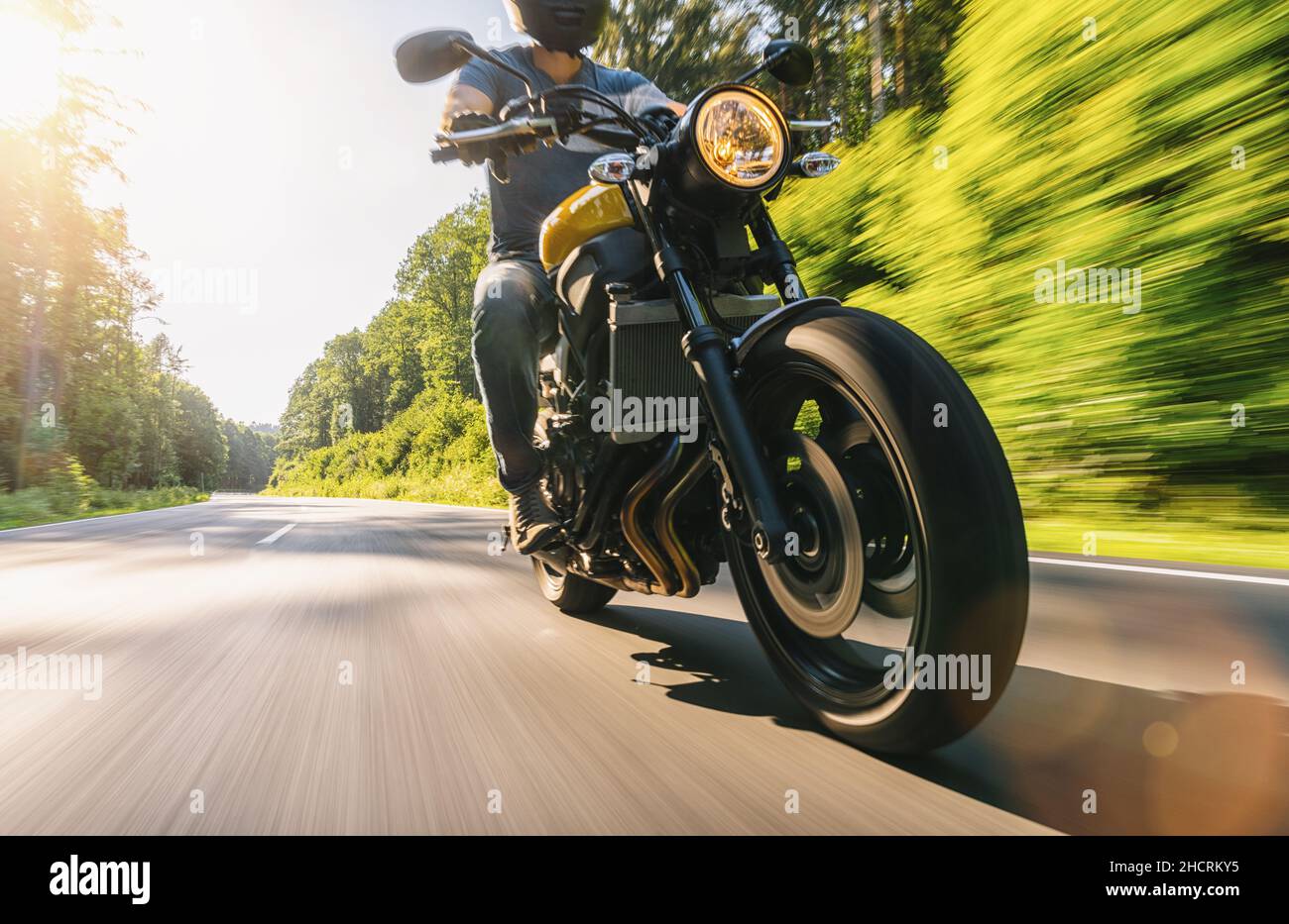 Man riding cafe racer motorcycle hi-res stock photography and images ...