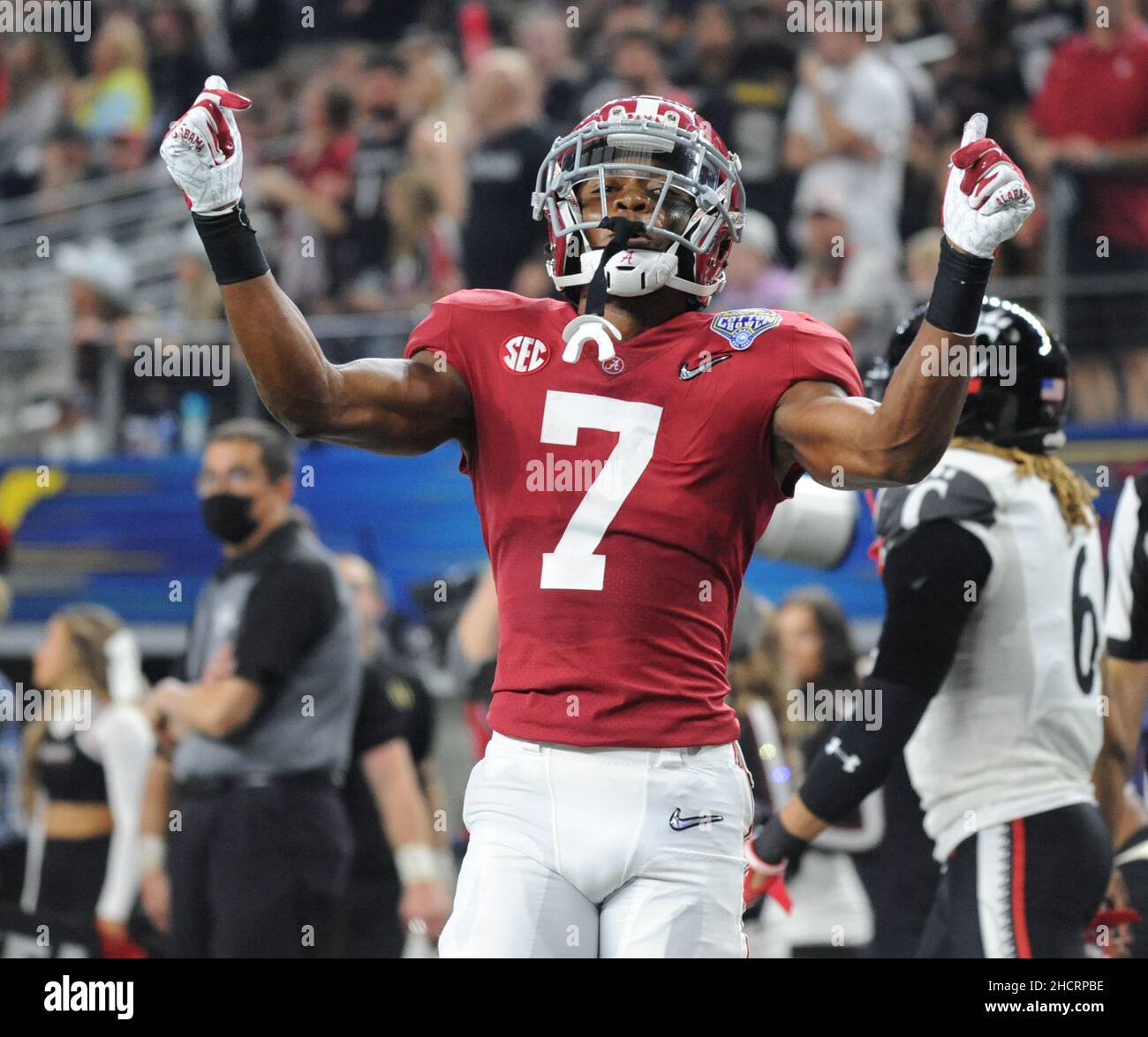 Arlington, USA. 31st Dec, 2021. Alabama's Ja'Corey Brooks celebrates a ...