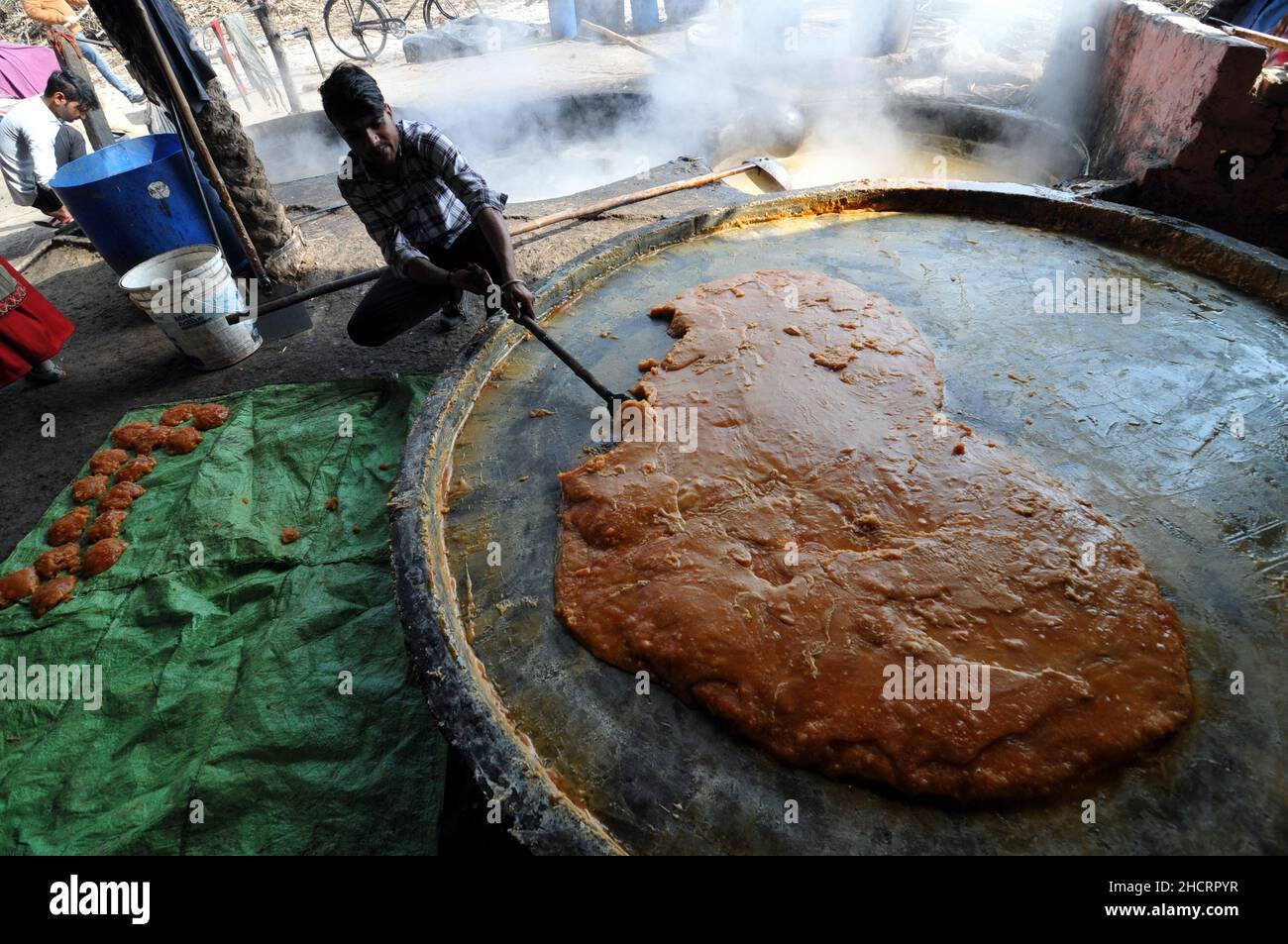 Indian jaggery production hi-res stock photography and images - Alamy