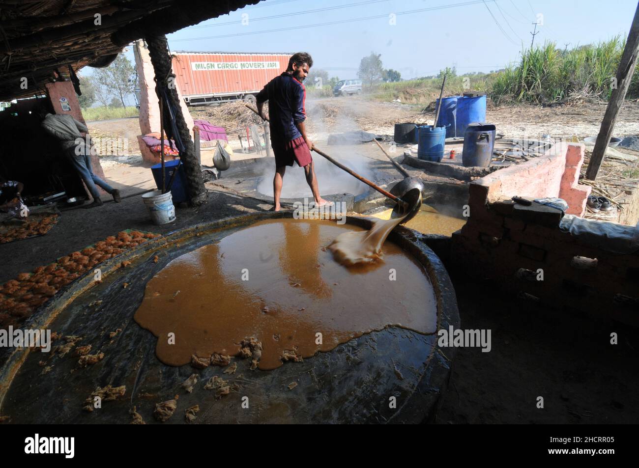 Indian jaggery production hi-res stock photography and images - Alamy