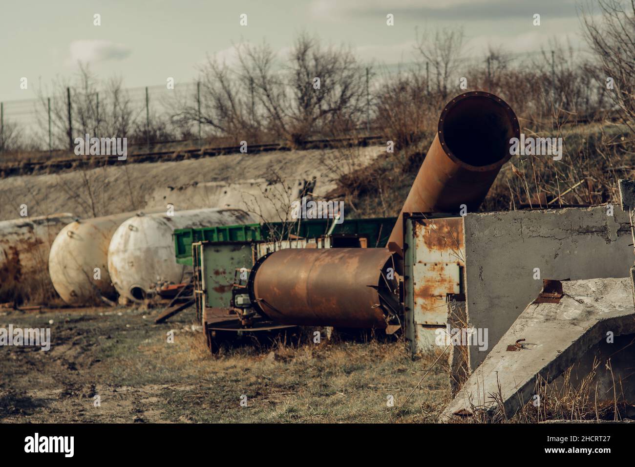 Scrap tank hi-res stock photography and images - Alamy