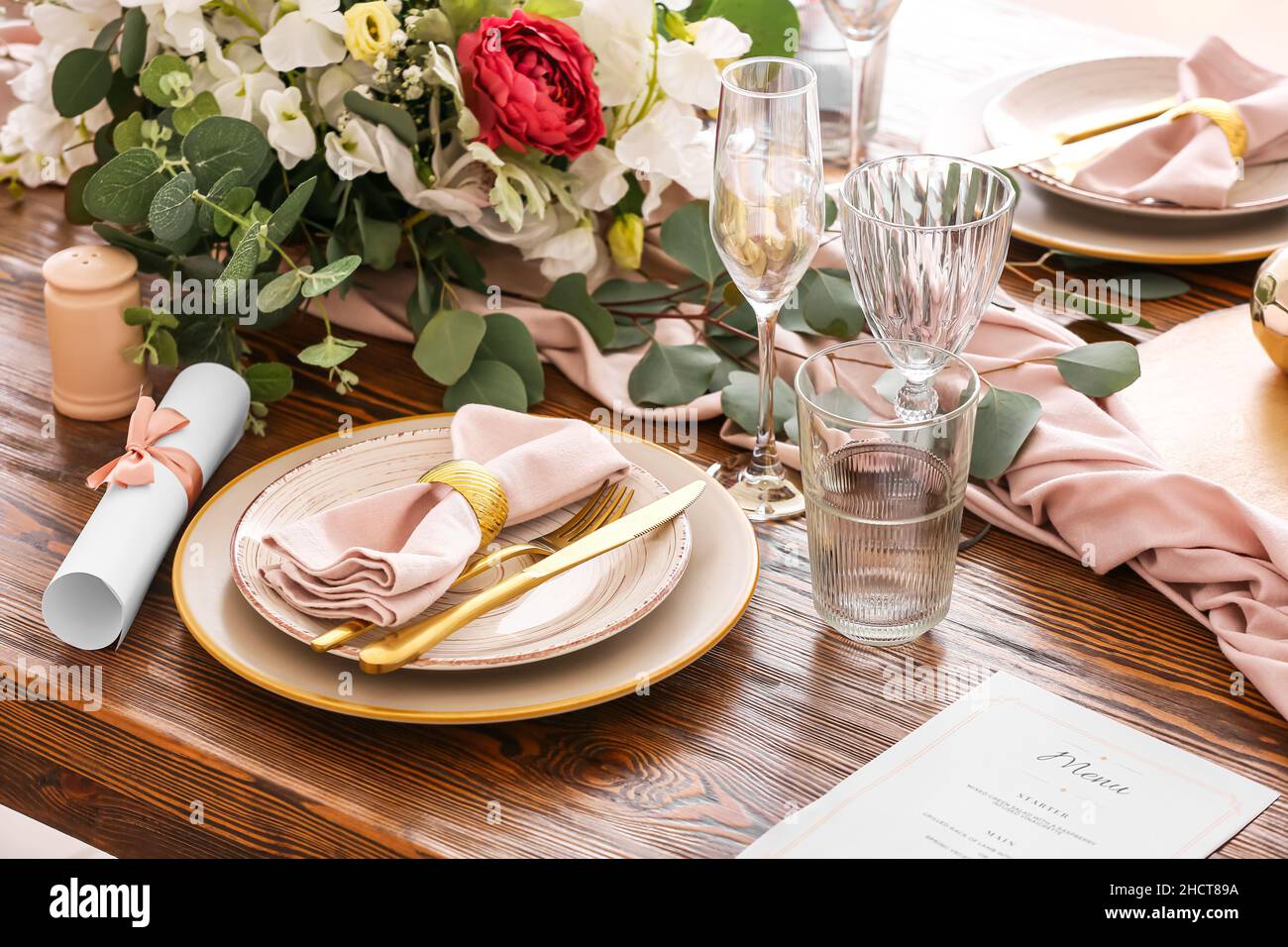 Beautiful table setting for wedding celebration Stock Photo - Alamy