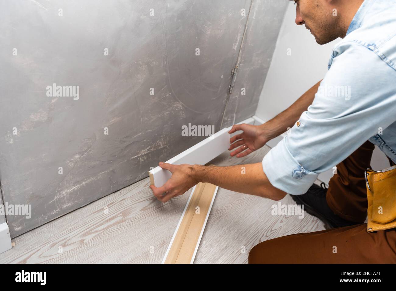 Baseboard finish hi-res stock photography and images - Alamy