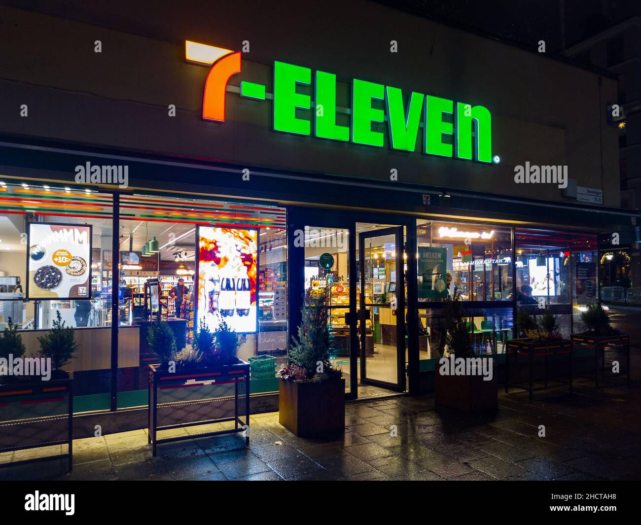 7eleven hi-res stock photography and images - Alamy