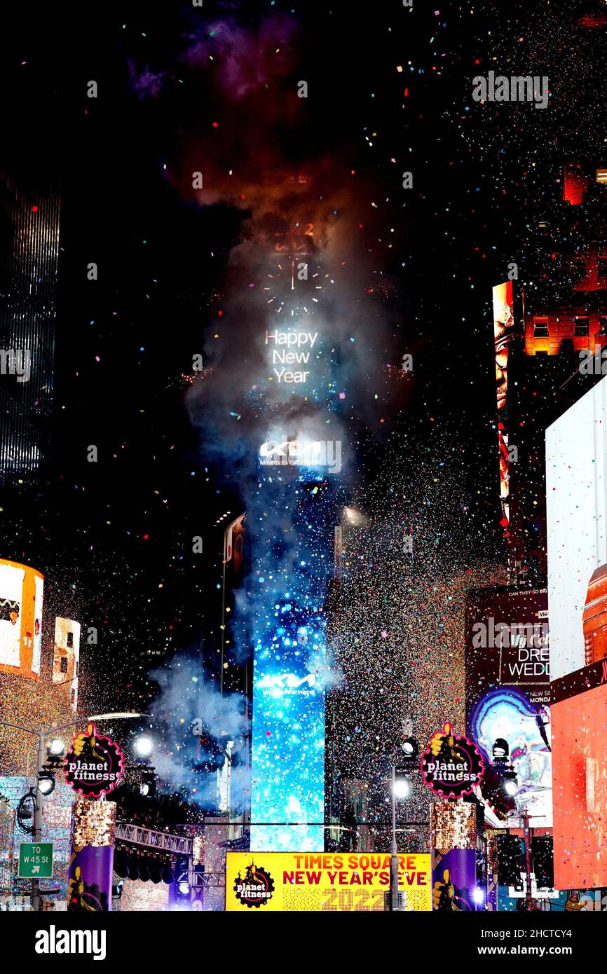 New York, NY, USA. 31st Dec, 2021. New Year's Eve Times Square ...