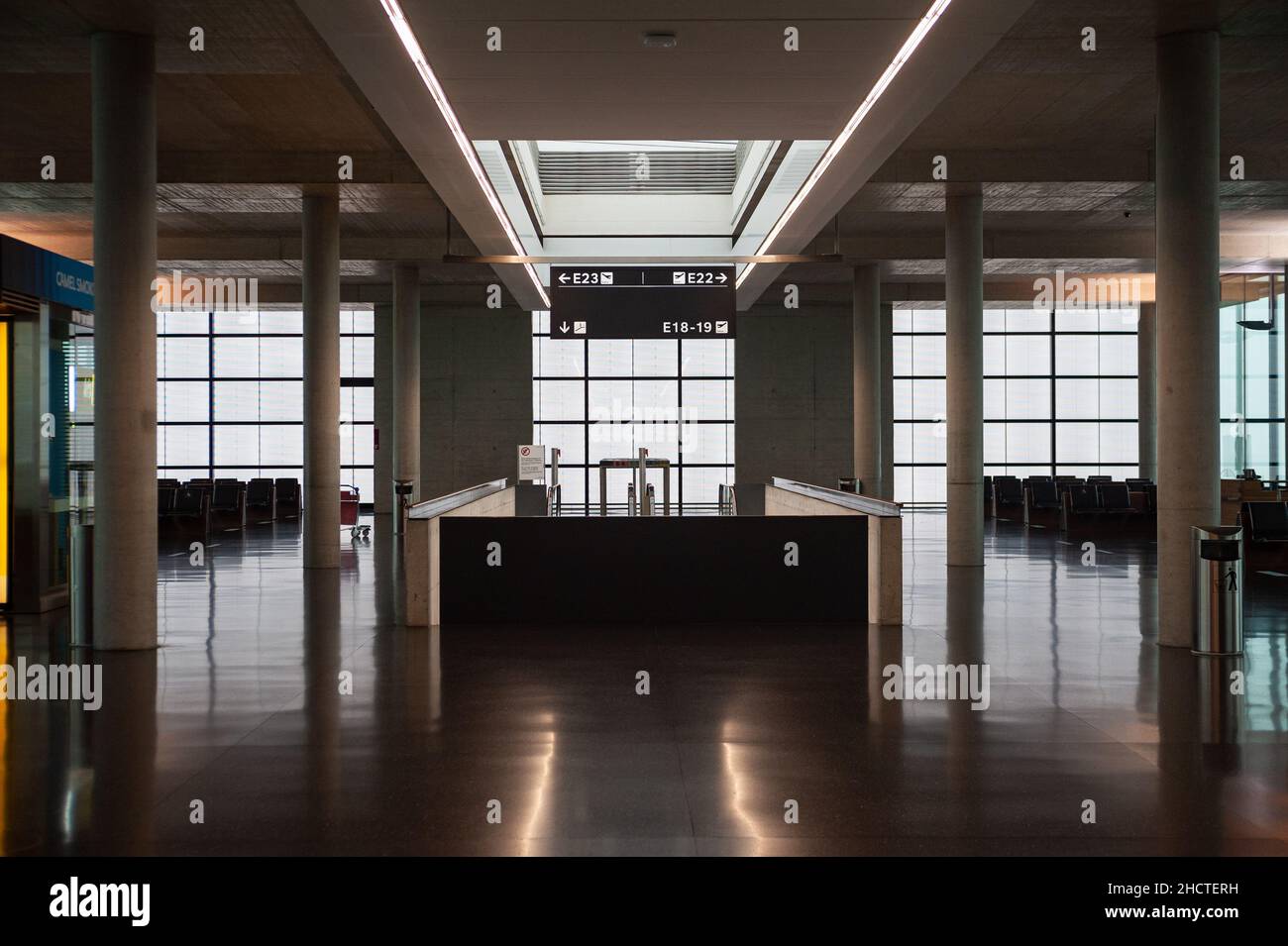Zurich airport terminal inside hi-res stock photography and images - Alamy