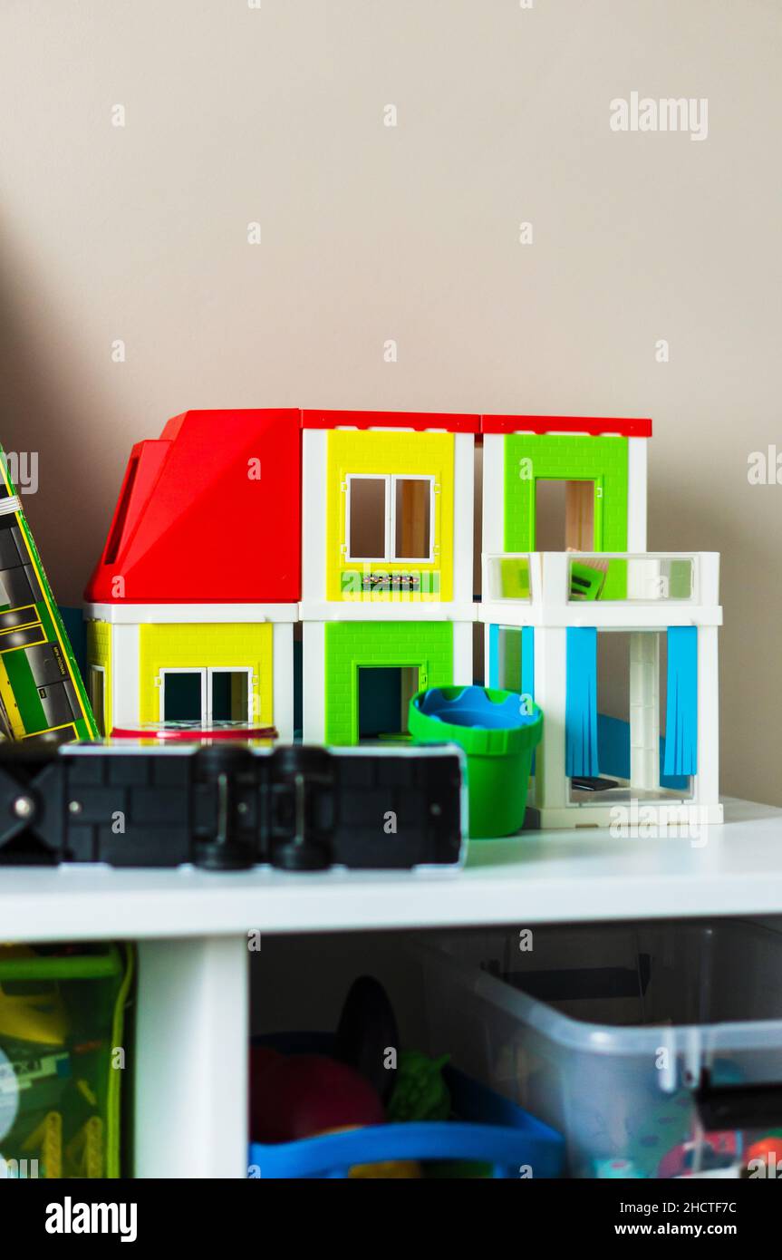 Colorful block house hi-res stock photography and images - Alamy