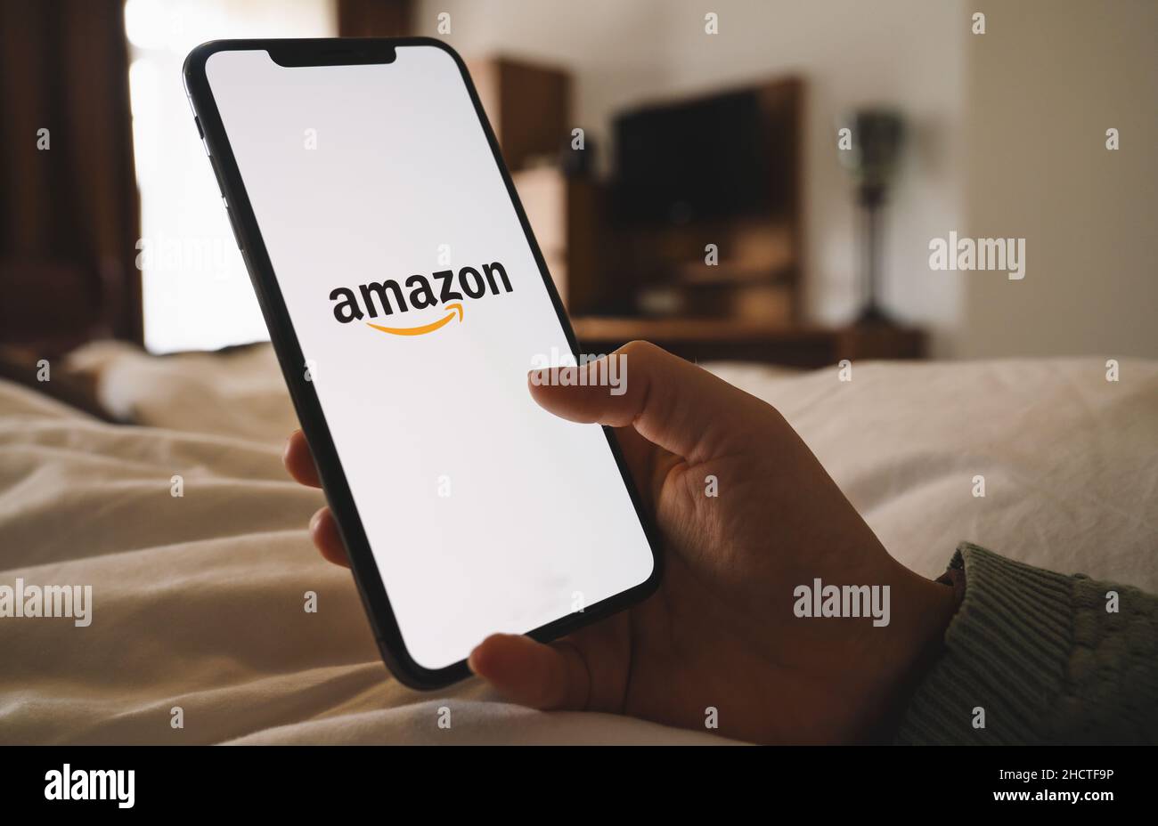 Amazon logo hi-res stock photography and images - Alamy