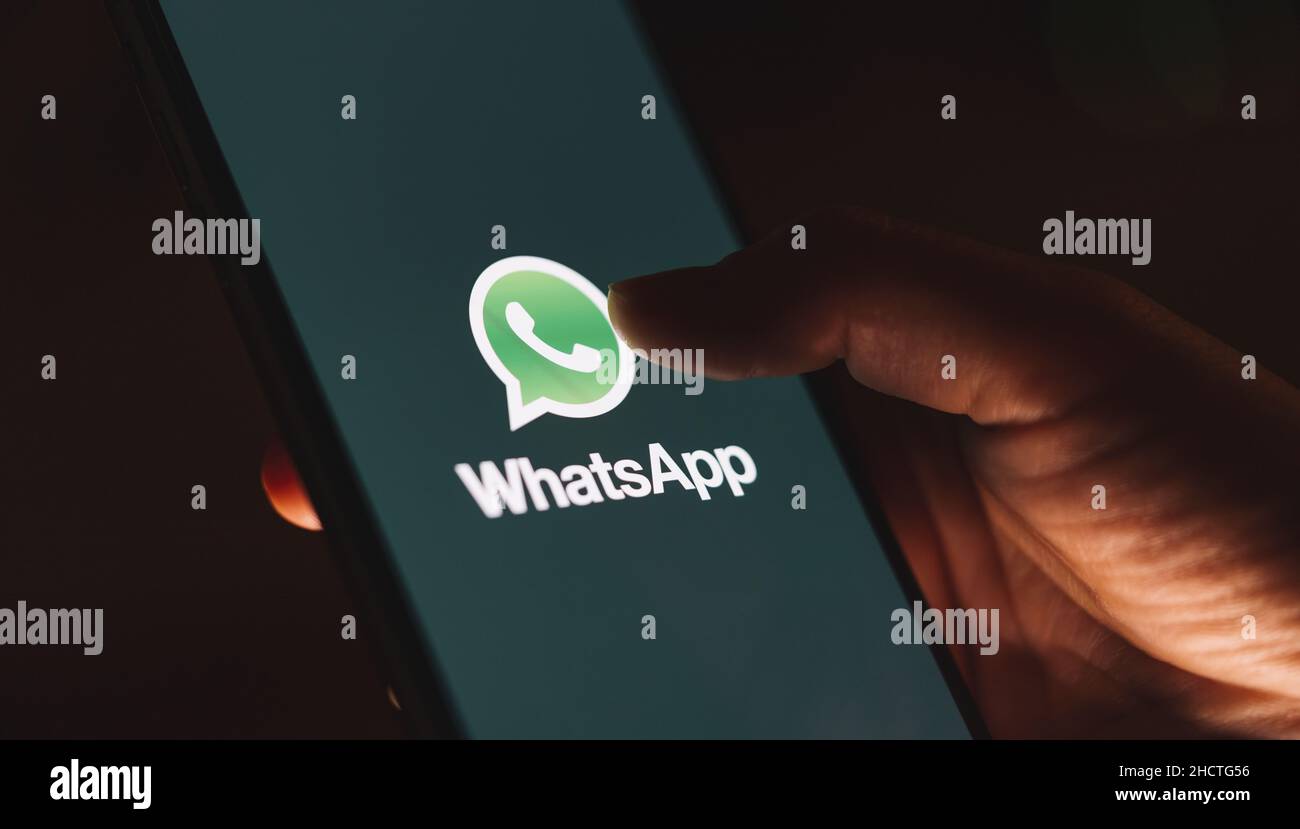 Hand using whatsapp phone hi-res stock photography and images - Alamy