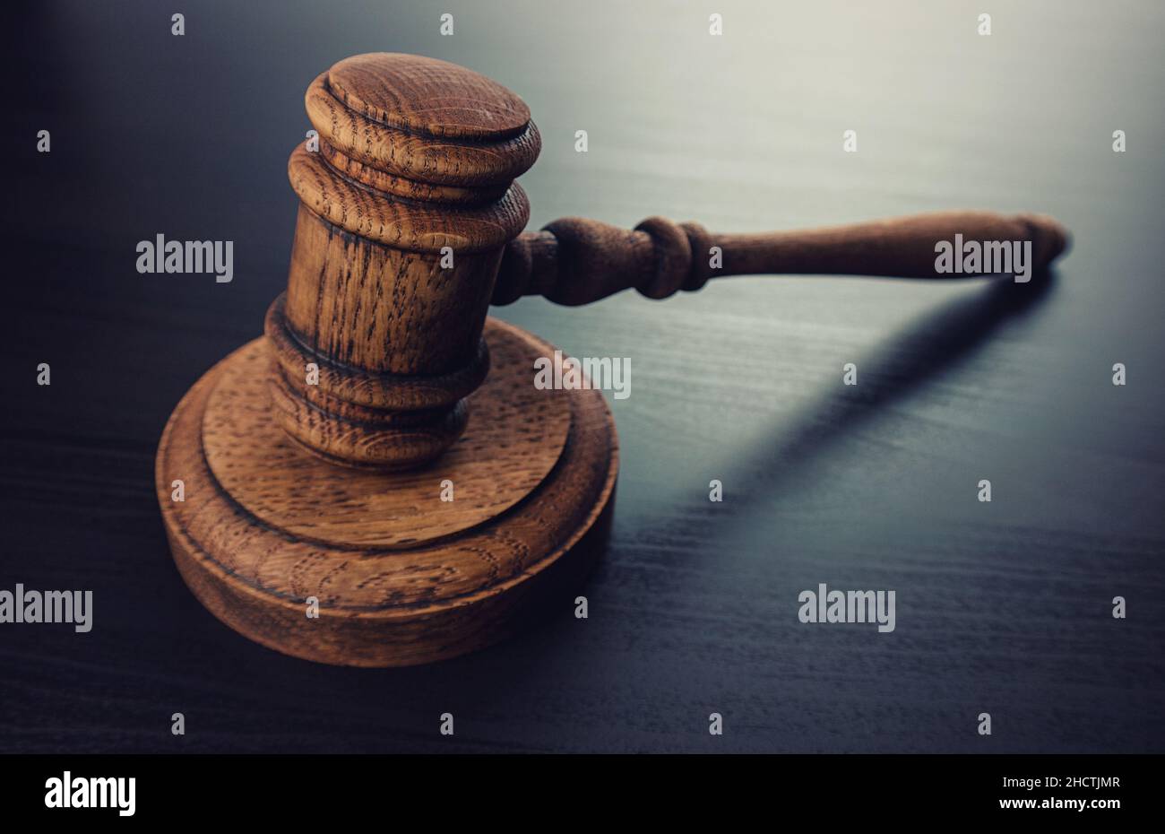 Judge gavel hitting hi-res stock photography and images - Alamy