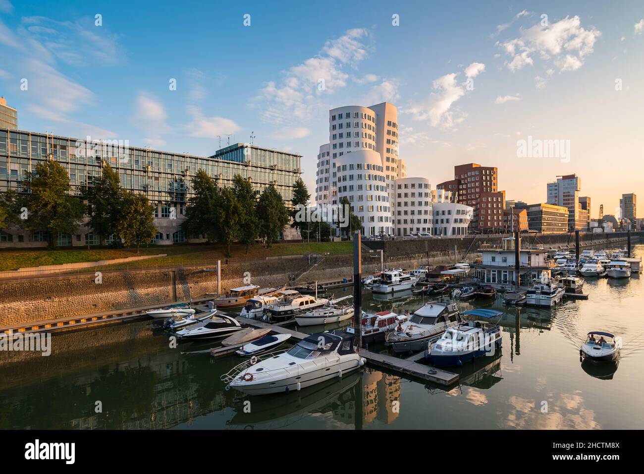 Medienhafen düsseldorf sun hi-res stock photography and images - Alamy