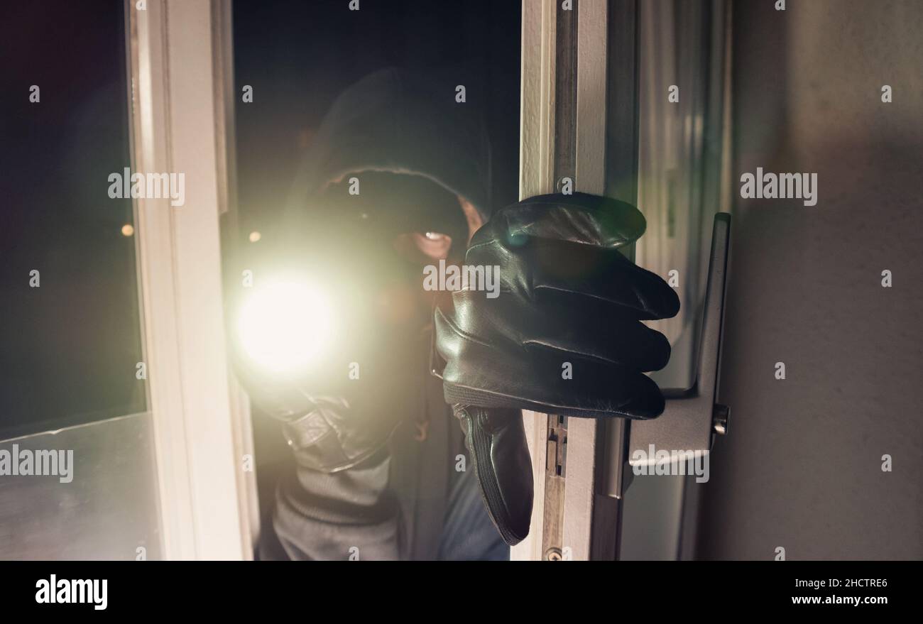 Using a flashlight hi-res stock photography and images - Alamy