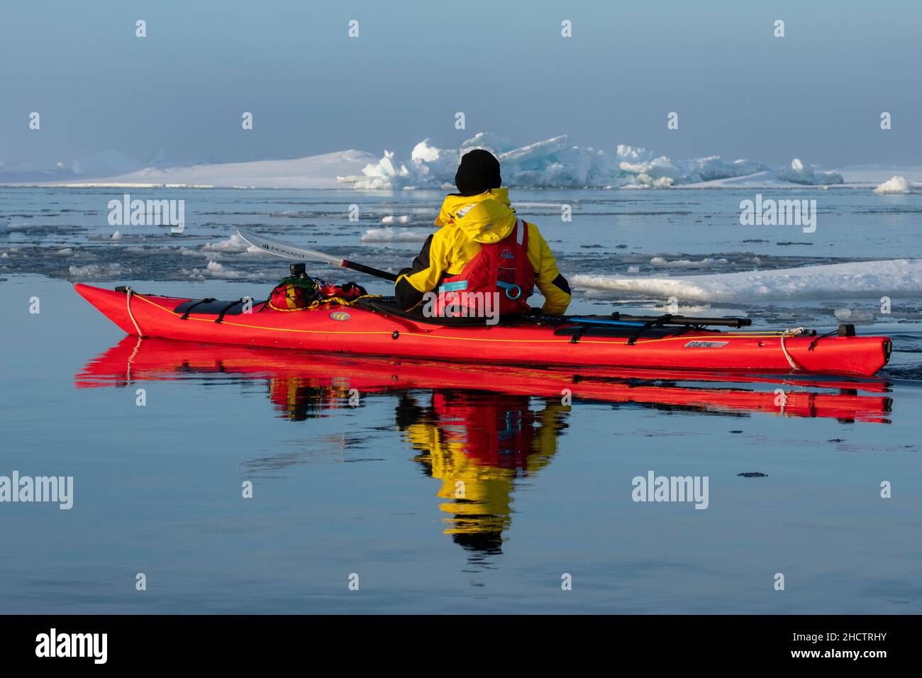Svalbard kayaking hi-res stock photography and images - Alamy