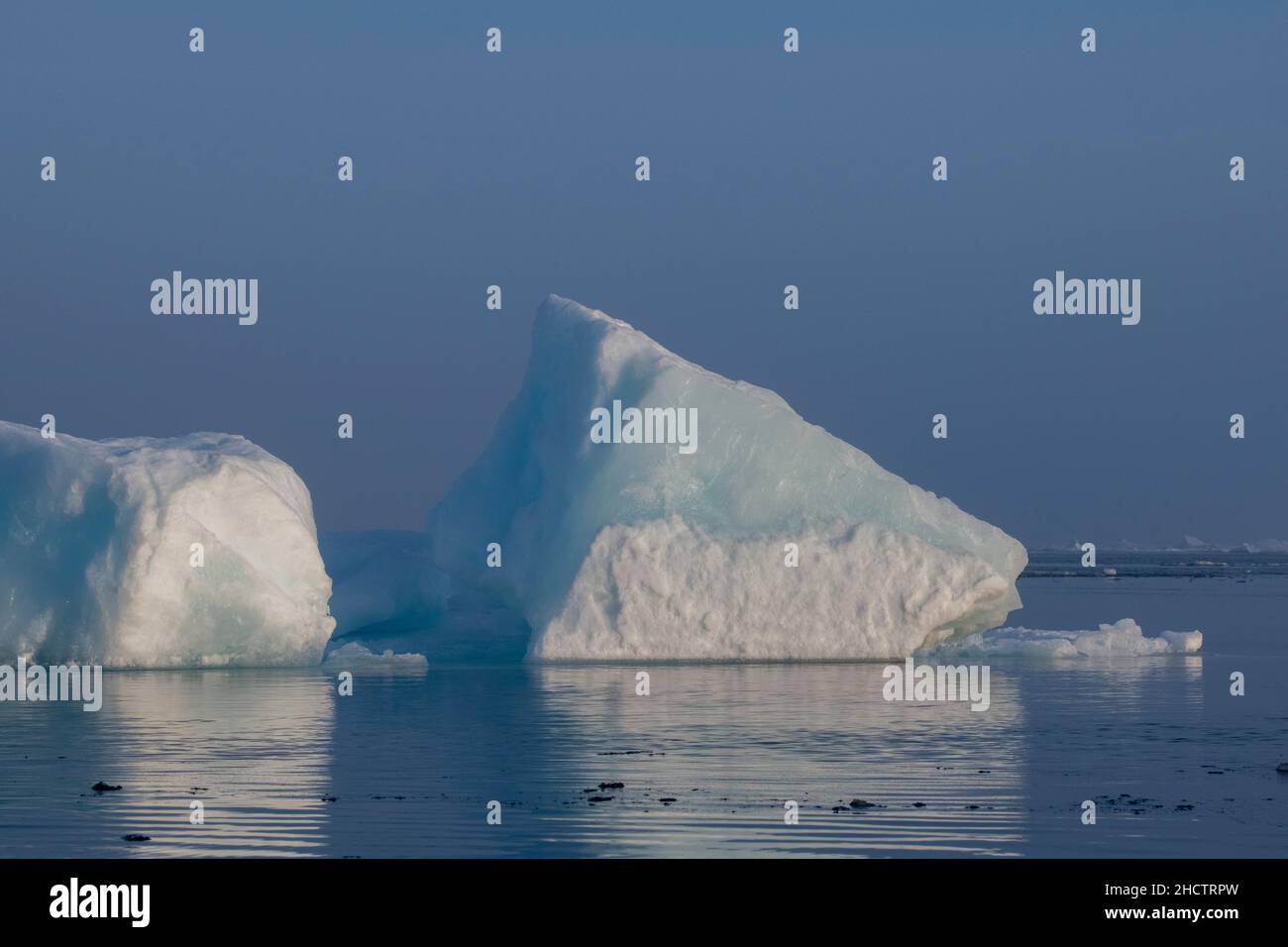Picturesque icebergs hi-res stock photography and images - Alamy