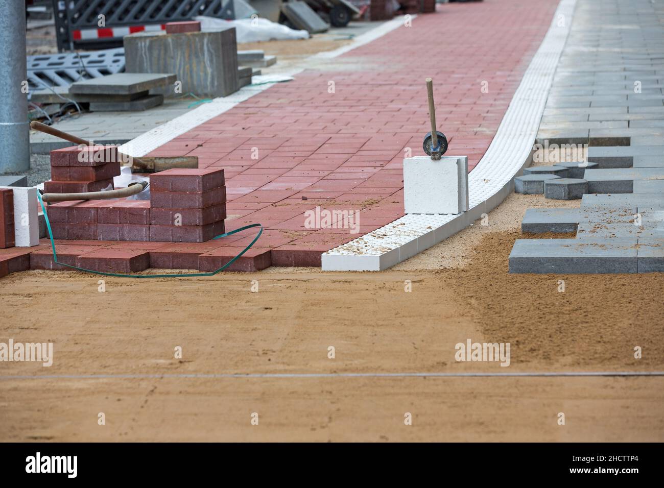 Red cycle hi-res stock photography and images - Alamy