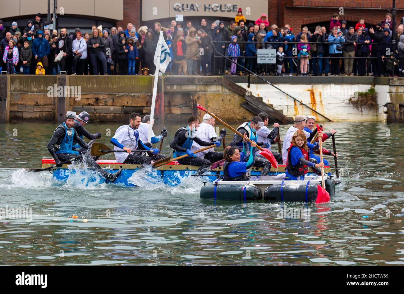 Poole, Dorset, UK. 1st January, 2022. The New Years Day Bath Tub Race ...