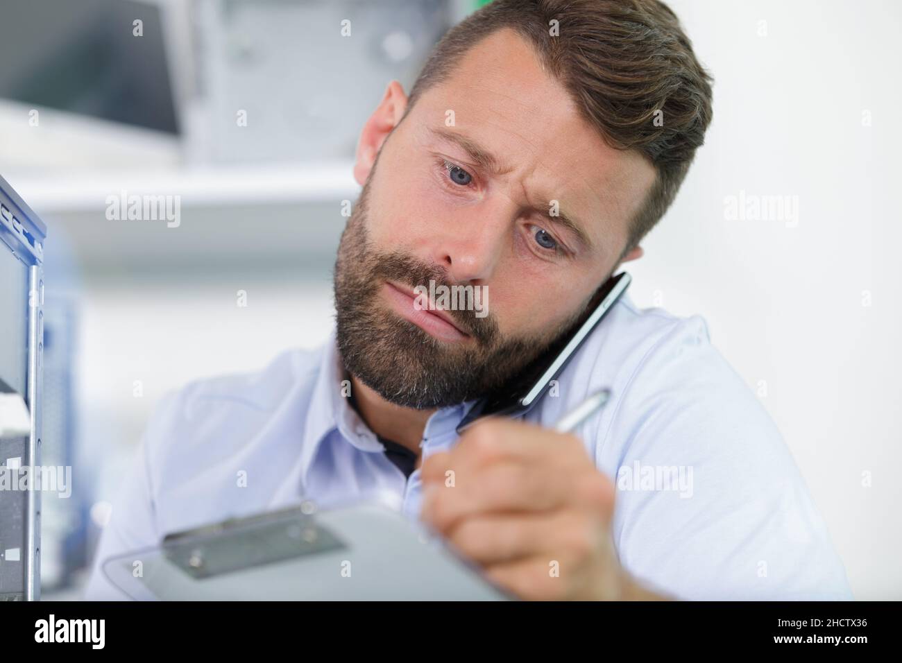 Neck ear shoulder hi-res stock photography and images - Alamy