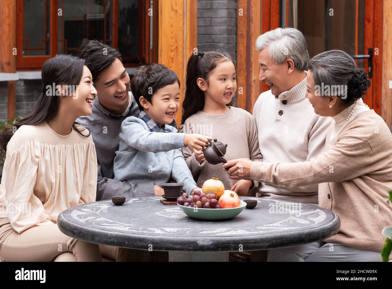 Children drinking tea hi-res stock photography and images - Alamy