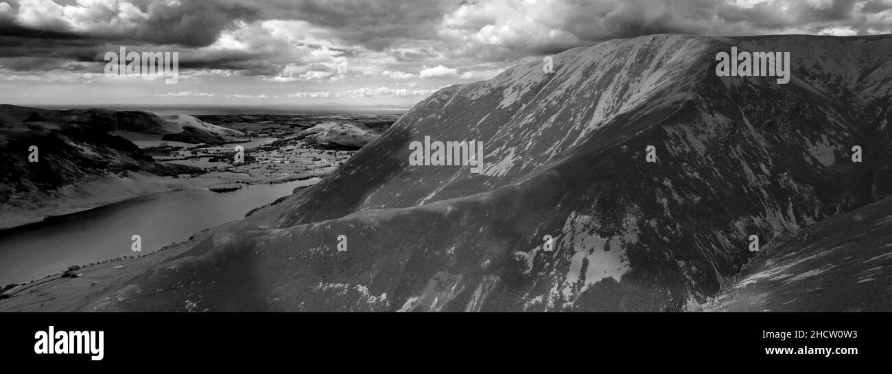 View of Grasmoor fell above Crummock Water, Lake District National Park ...