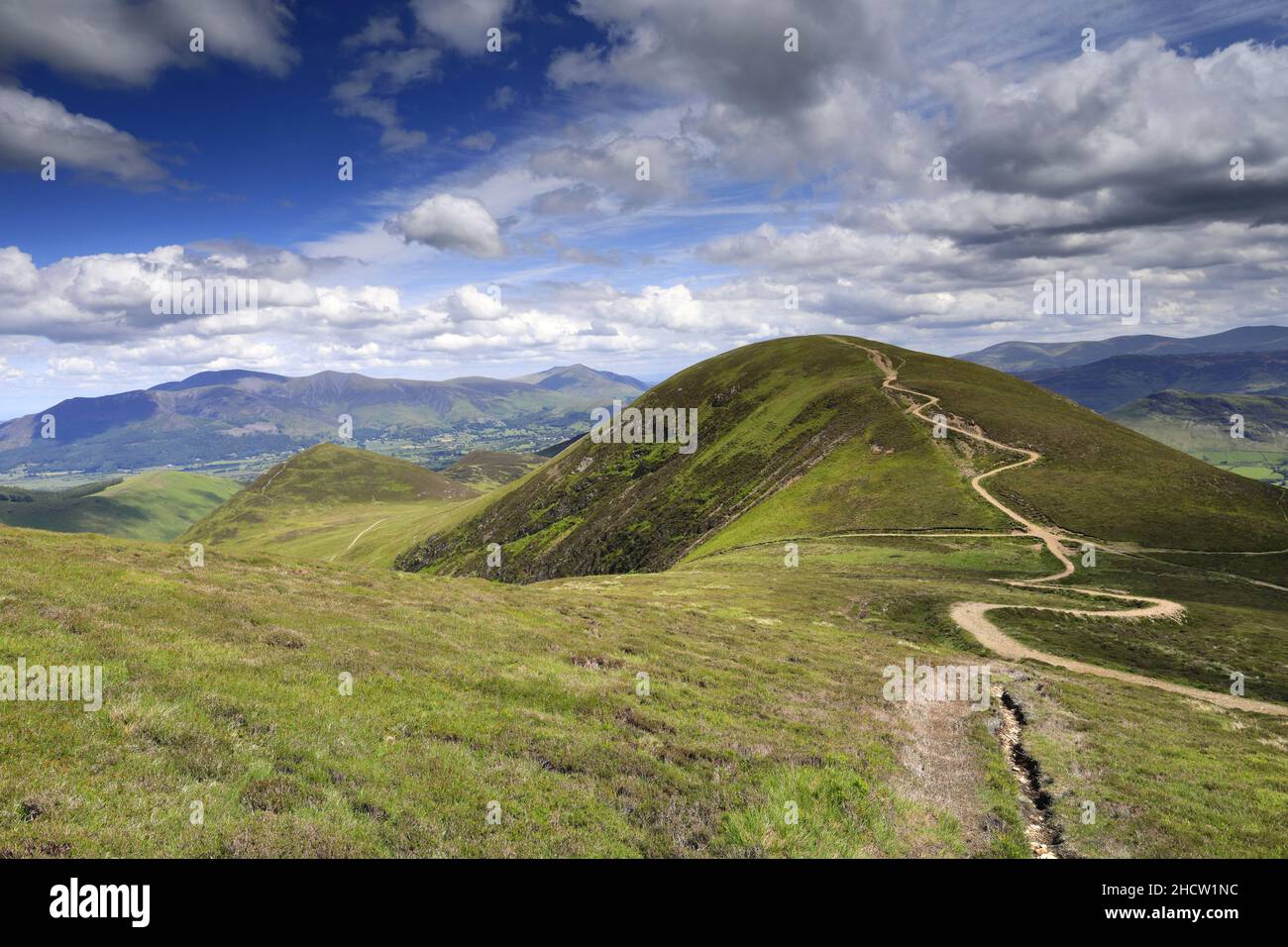 View from Sail fell to Scar Crags fell above the Newlands valley, Lake ...