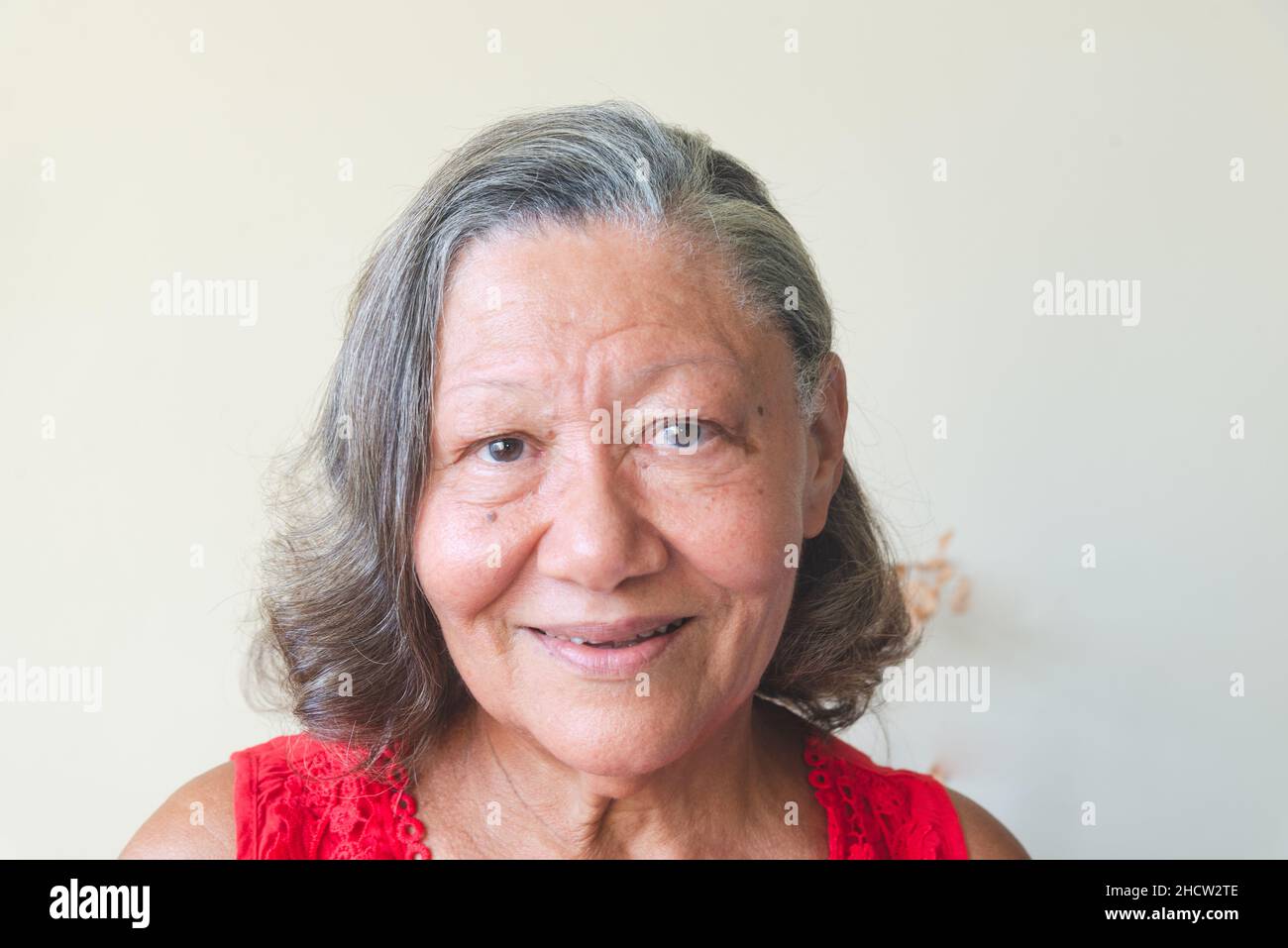 Womans portrait lifestyle hi-res stock photography and images - Alamy