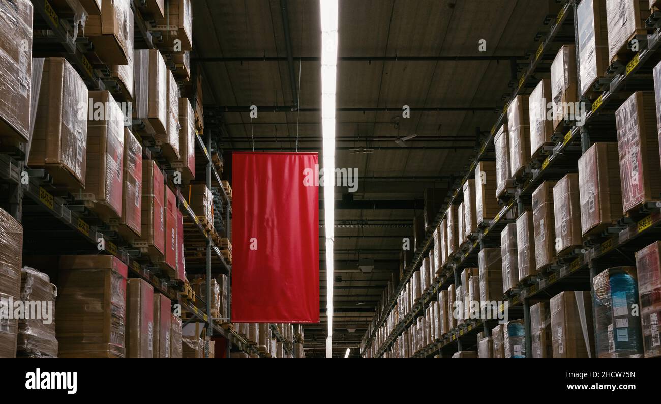 Inside warehouse rows shelves hi-res stock photography and images - Alamy