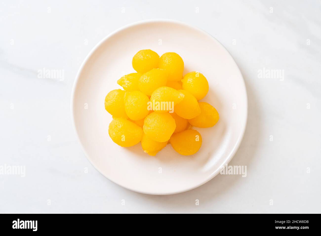 Egg yolk drop hi-res stock photography and images - Alamy