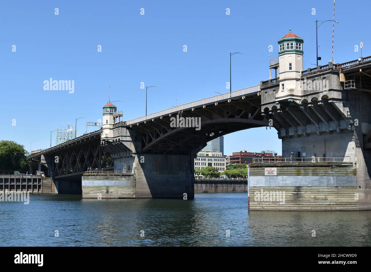 Sights of portland oregon hi-res stock photography and images - Alamy