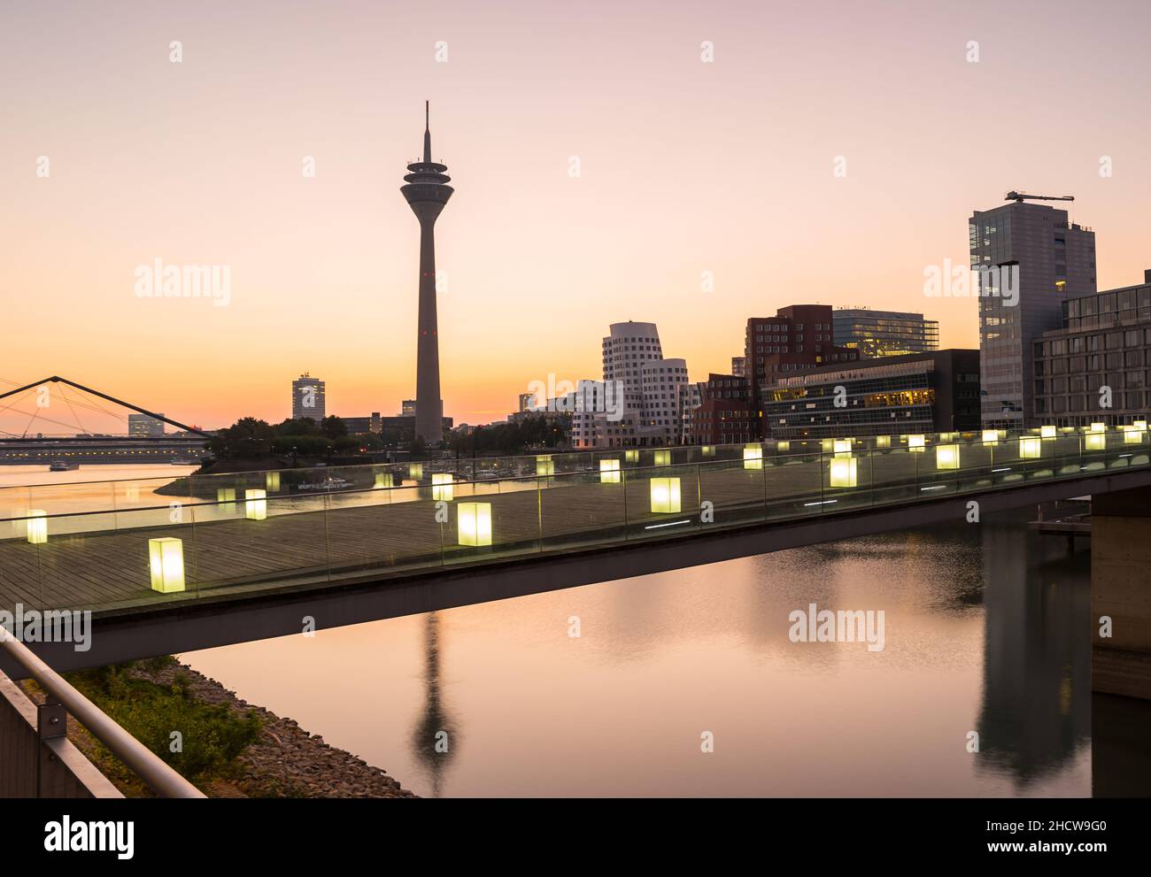 Medienhafen düsseldorf sun hi-res stock photography and images - Alamy