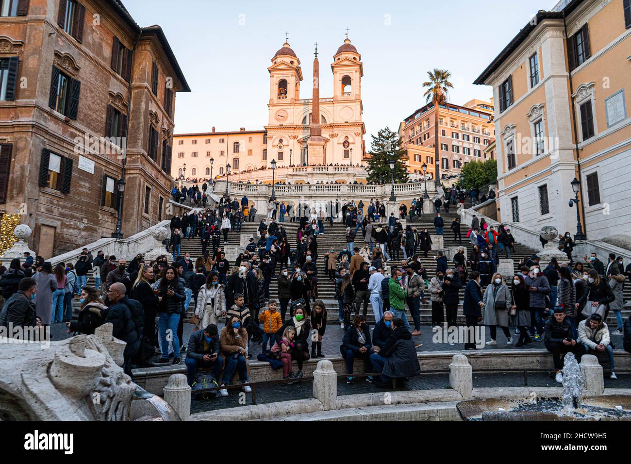 ROME, ITALY. 1 January 2022. Large crowds gather on the Spanish Steps ...