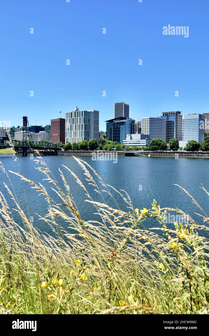 Portland riverwalk hi-res stock photography and images - Alamy
