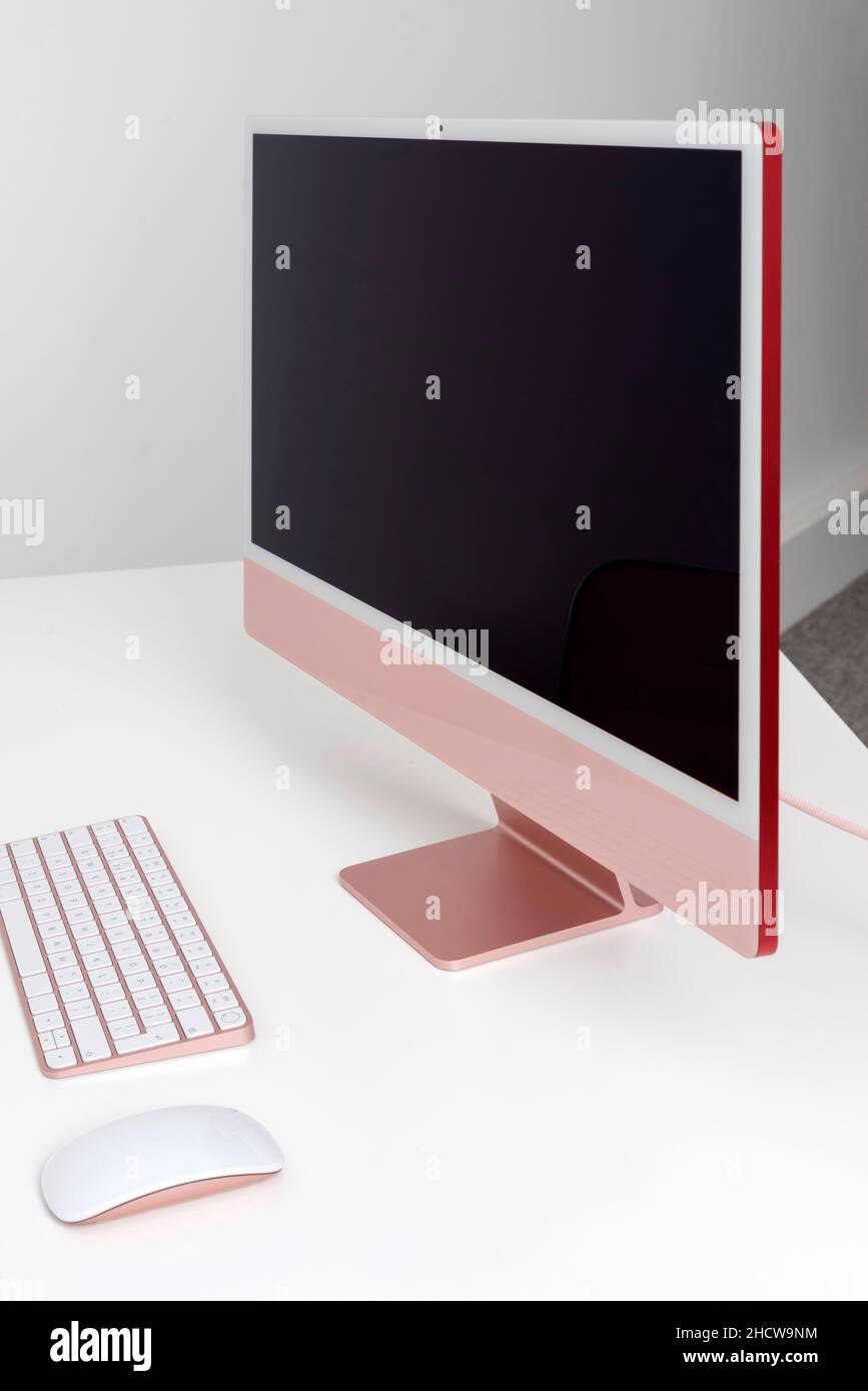 Pink computer mouse hi-res stock photography and images - Alamy