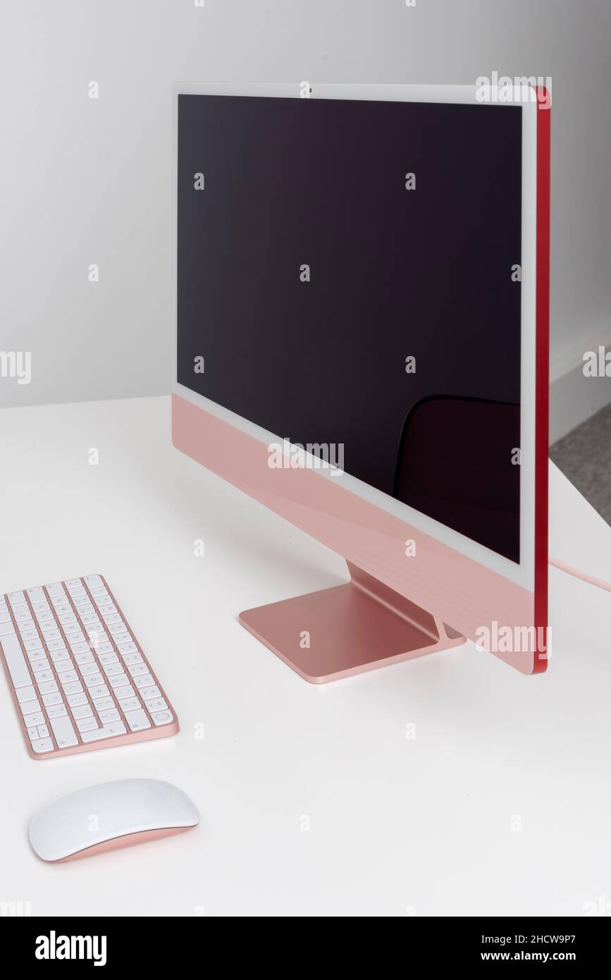 Pink computer mouse hi-res stock photography and images - Alamy