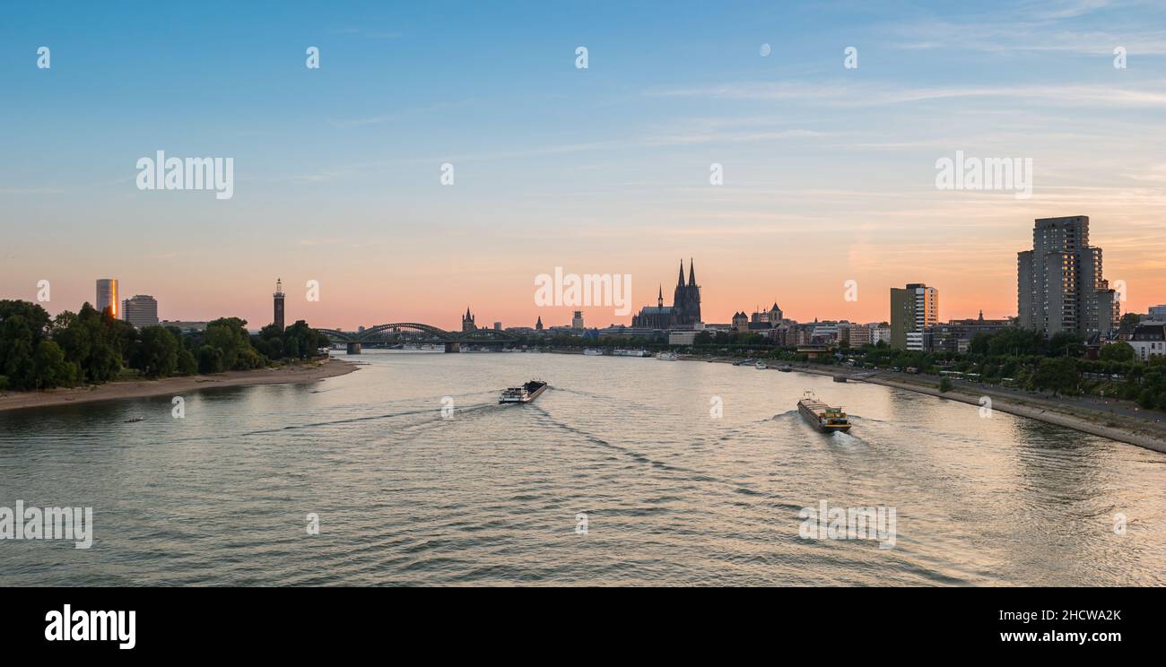Cologne skyline at sunset hi-res stock photography and images - Alamy