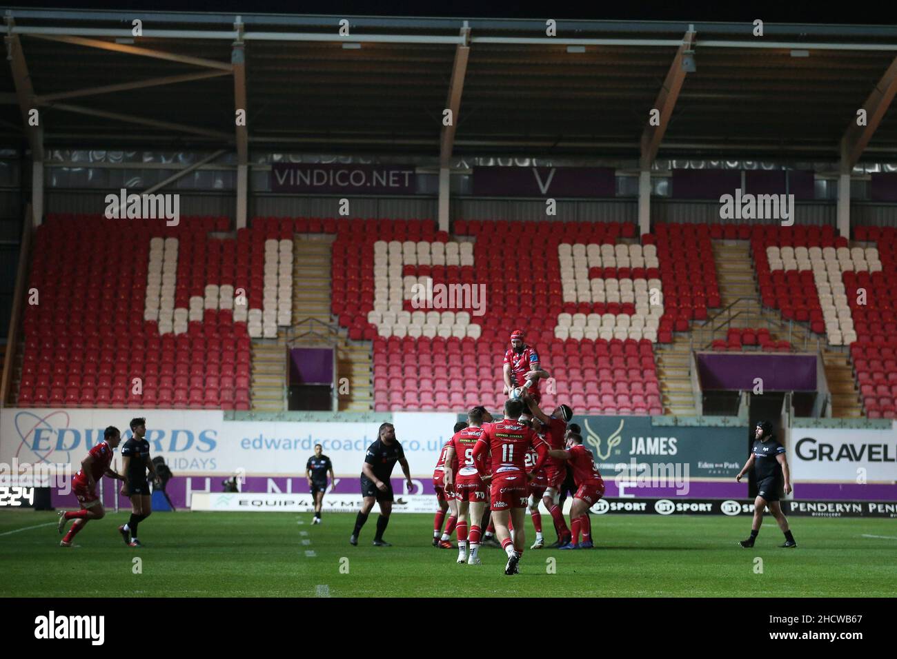 Stadium closed to fans hi-res stock photography and images - Alamy