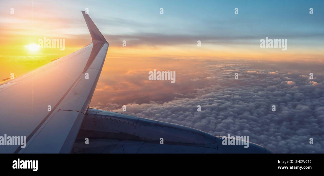 Inside engine on wing hi-res stock photography and images - Alamy