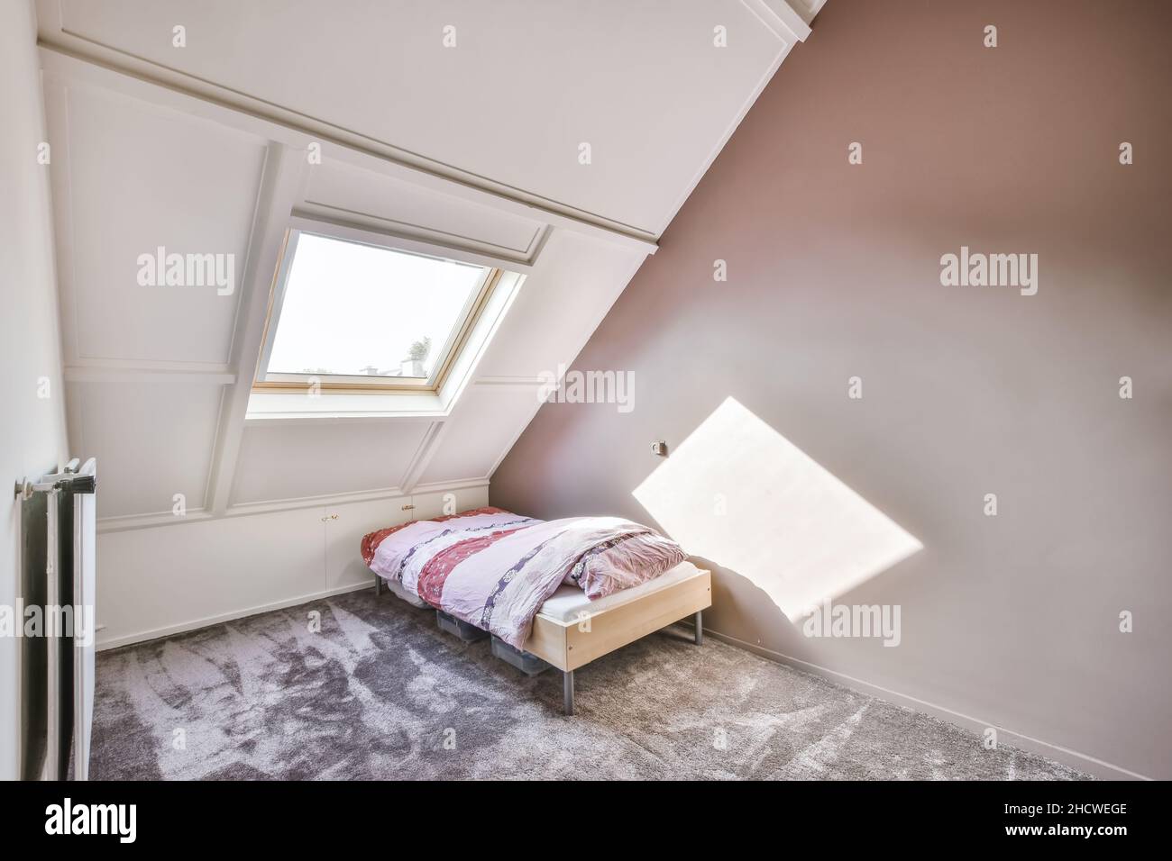 Work bed hi-res stock photography and images - Alamy