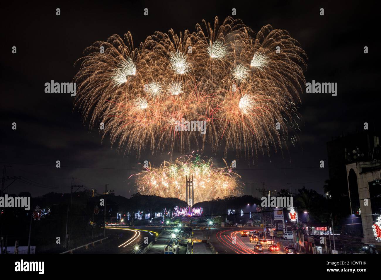 Manila, Philippines. January 1st, 2022. A fireworks display lights up ...