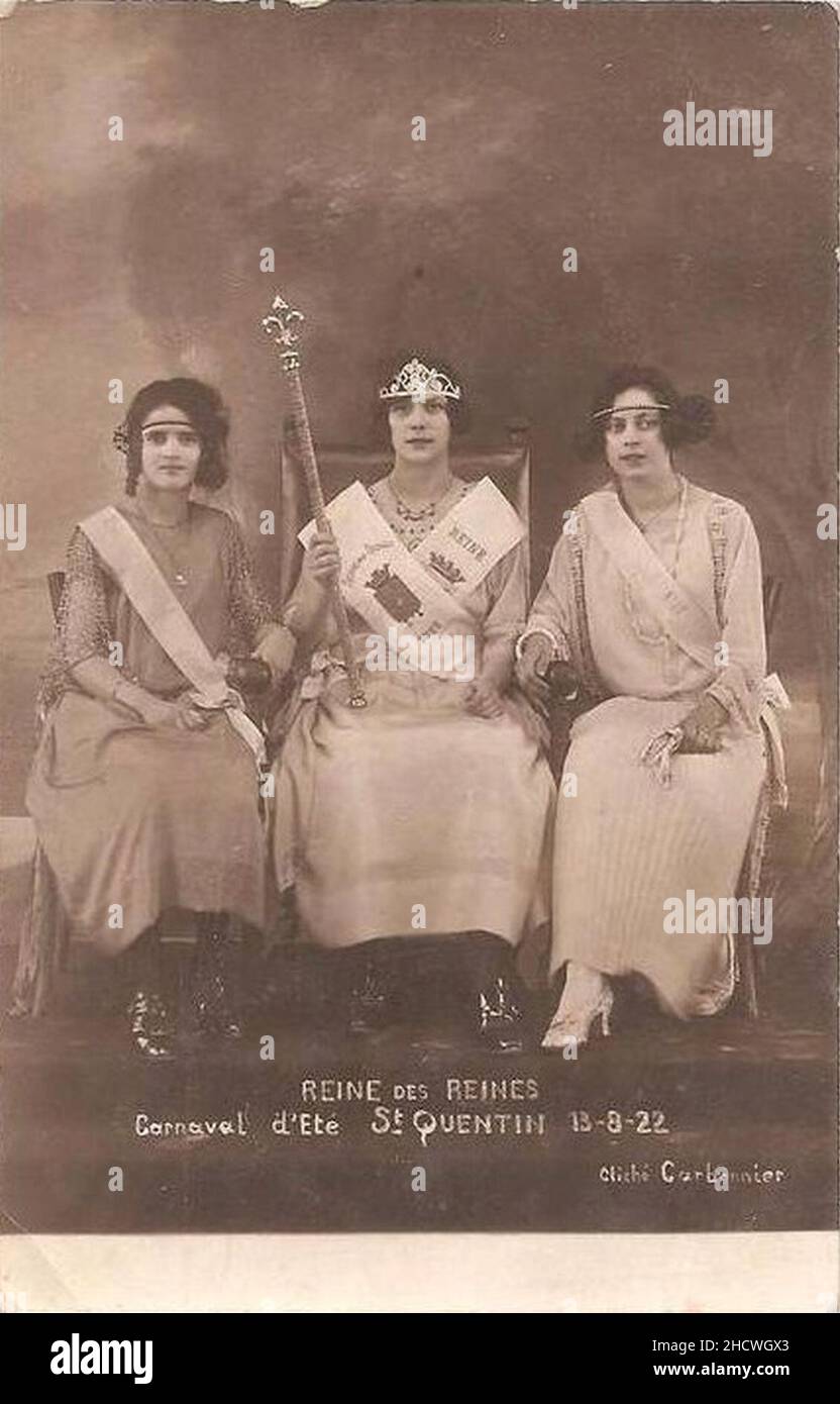 Reine des Reines du Carnaval d'été de Saint-Quentin 1922 Stock Photo ...