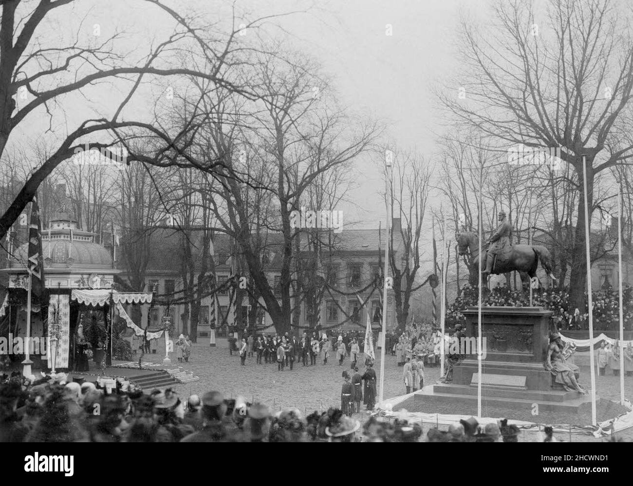 Reiterstandbild Kaiser Wilhelm I. im Schlossgarten (Kiel 44.697 Stock Photo - Alamy