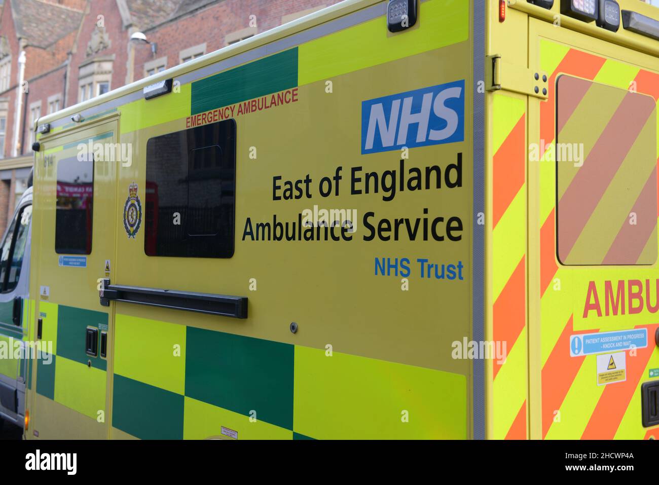 Nhs england ambulance 2022 hi-res stock photography and images - Alamy
