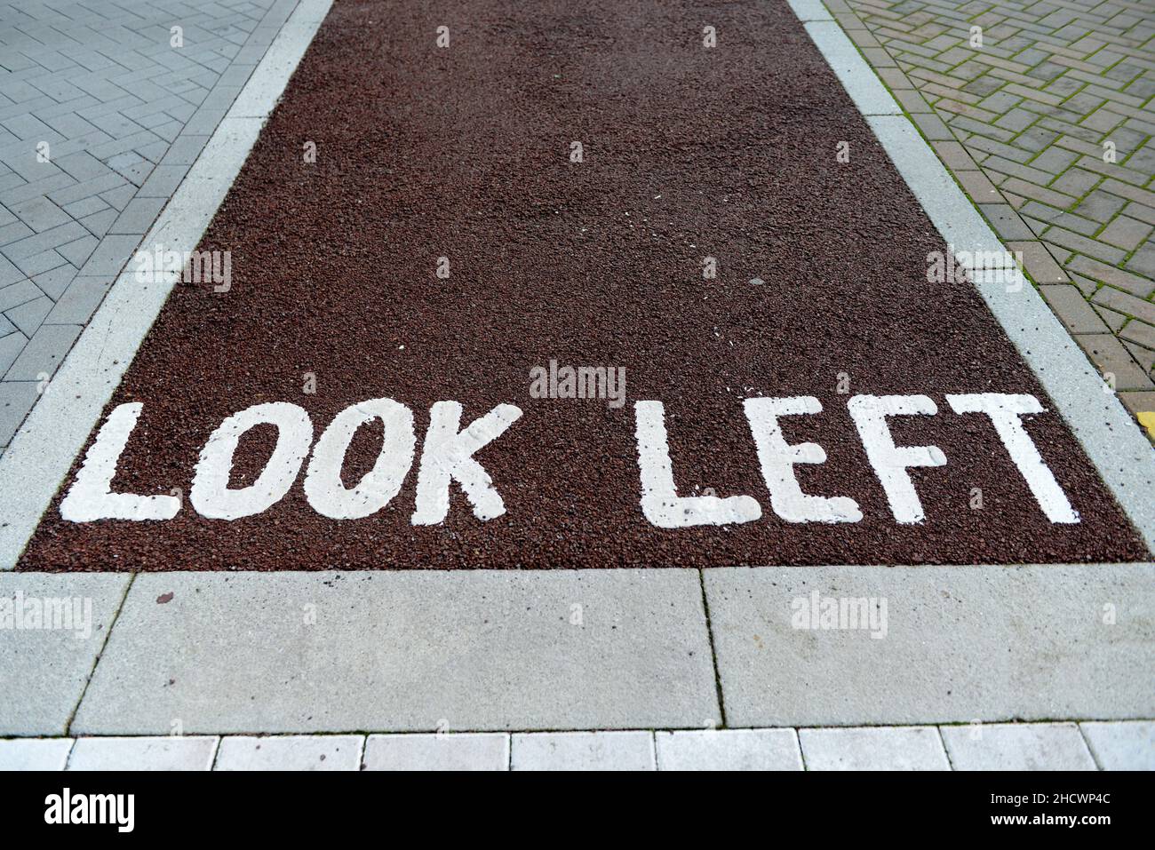 Cambridge, UK, England, 01-01-2022. Warning sign on public cycle way to ...